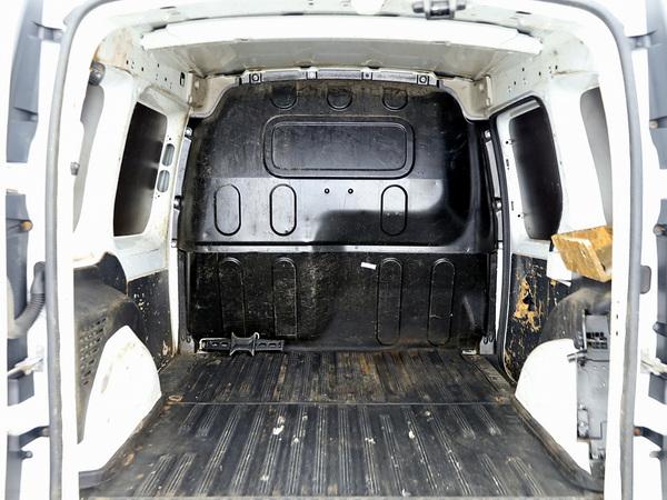 White Mercedes-Benz Citan 2013 in Tallinn, with an engine capacity of 1.50 L and mileage of 279 thousand km for 2499 €, photo 9 on AUTOMOTO.COM.LV