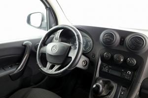White Mercedes-Benz Citan 2013 in Tallinn, with an engine capacity of 1.50 L and mileage of 279 thousand km for 2499 €, photo 14 on AUTOMOTO.COM.LV