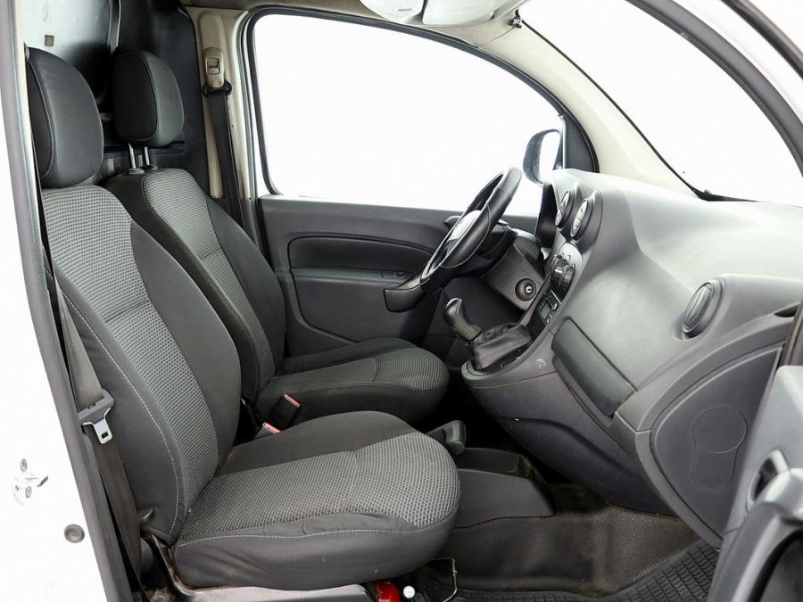 White Mercedes-Benz Citan 2013 in Tallinn, with an engine capacity of 1.50 L and mileage of 279 thousand km for 2499 €, photo 15 on AUTOMOTO.COM.LV