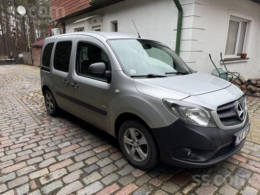 White Mercedes-Benz Citan 2015 in Riga, with an engine capacity of 1.50 L and mileage of 282 thousand km for 4700 €, photo 2 on AUTOMOTO.COM.LV