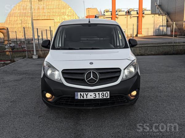 White Mercedes-Benz Citan 2015 in Jelgava, with an engine capacity of 1.50 L and mileage of 193 thousand km for 3995 €, photo 3 on AUTOMOTO.COM.LV