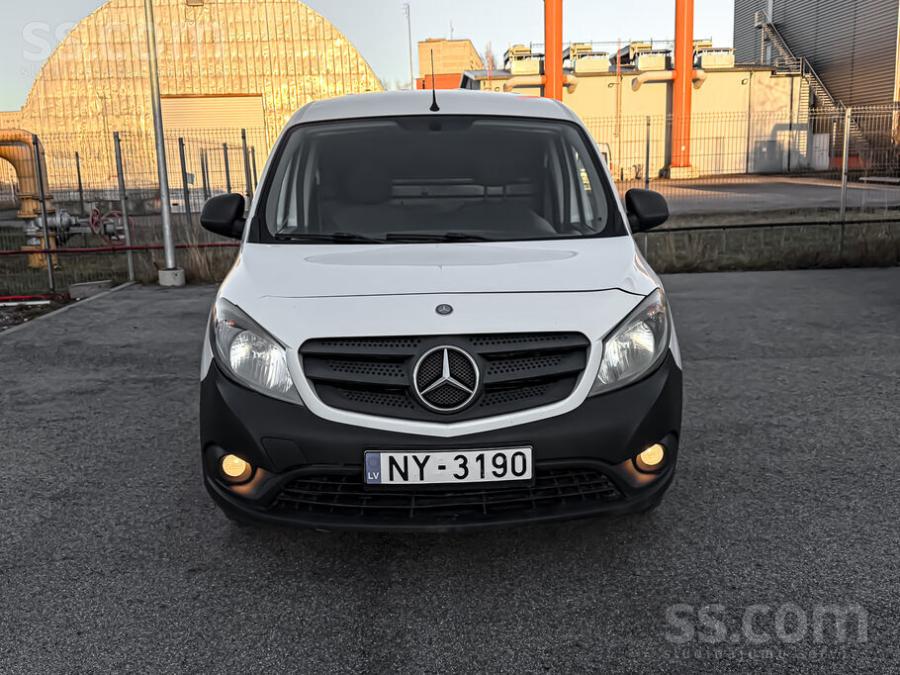 White Mercedes-Benz Citan 2015 in Jelgava, with an engine capacity of 1.50 L and mileage of 193 thousand km for 3995 €, photo 4 on AUTOMOTO.COM.LV
