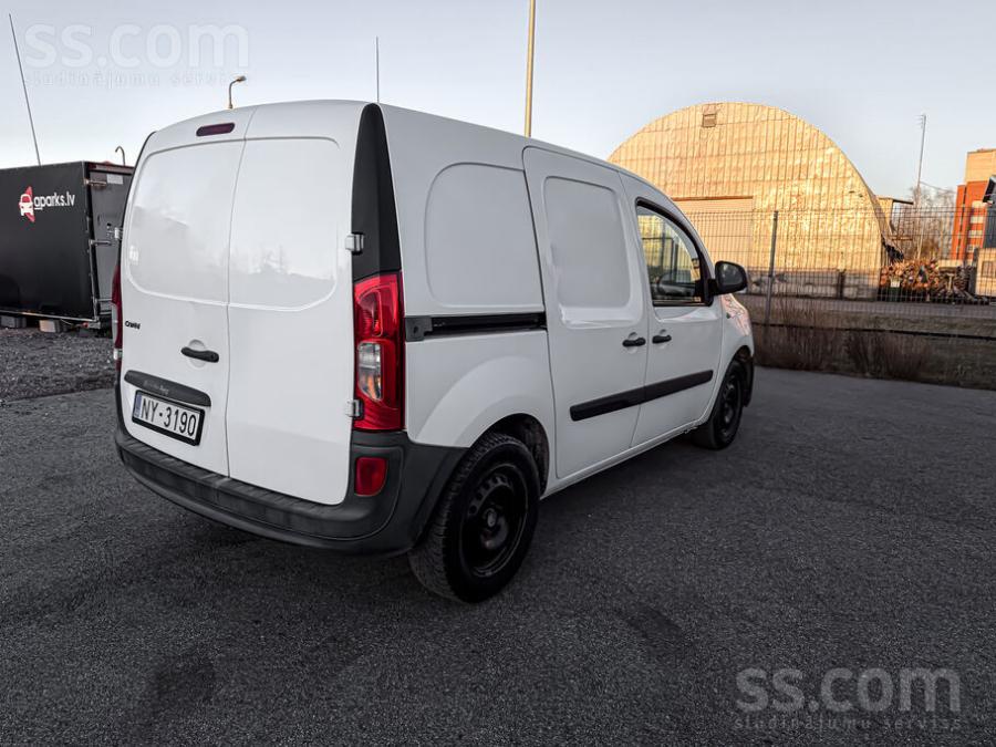 White Mercedes-Benz Citan 2015 in Jelgava, with an engine capacity of 1.50 L and mileage of 193 thousand km for 3995 €, photo 7 on AUTOMOTO.COM.LV
