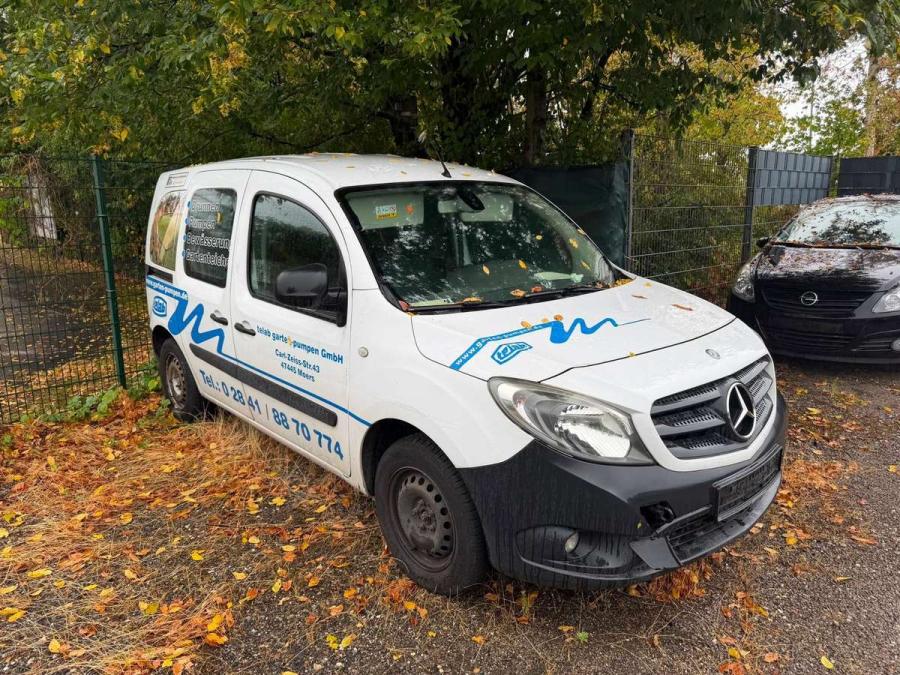 White Mercedes-Benz Citan 2015 in Jurbarkas, with an engine capacity of 1.46 L and mileage of 220 thousand km for 3399 €, photo 3 on AUTOMOTO.COM.LV