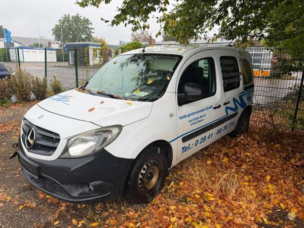 White Mercedes-Benz Citan 2015 in Jurbarkas, with an engine capacity of 1.46 L and mileage of 220 thousand km for 3399 €, photo 4 on AUTOMOTO.COM.LV