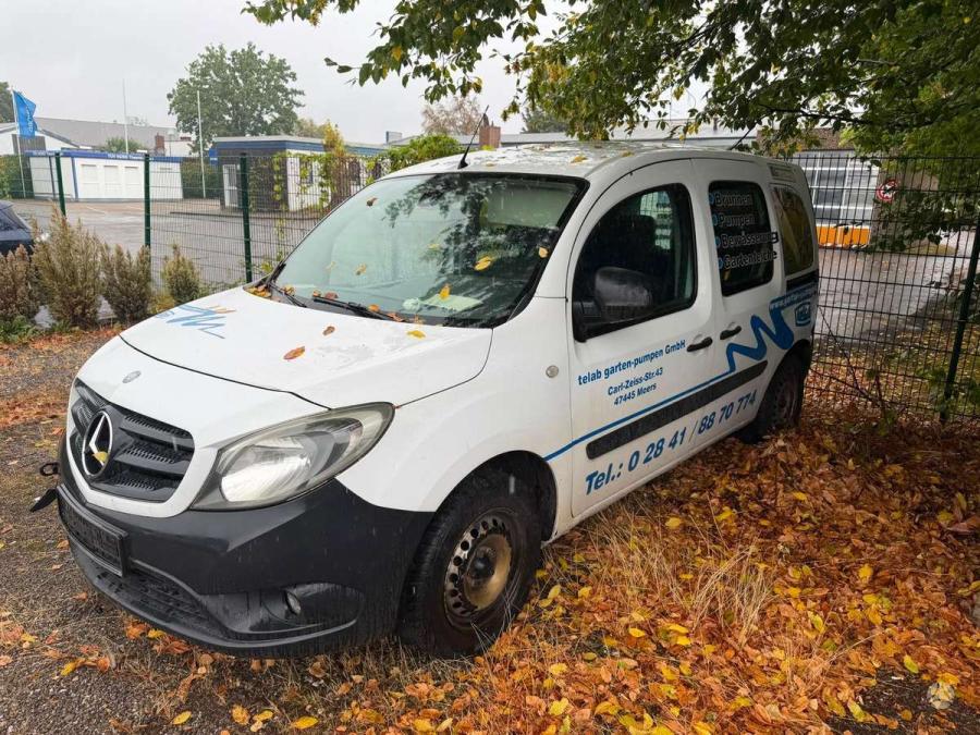 White Mercedes-Benz Citan 2015 in Jurbarkas, with an engine capacity of 1.46 L and mileage of 220 thousand km for 3399 €, photo 4 on AUTOMOTO.COM.LV