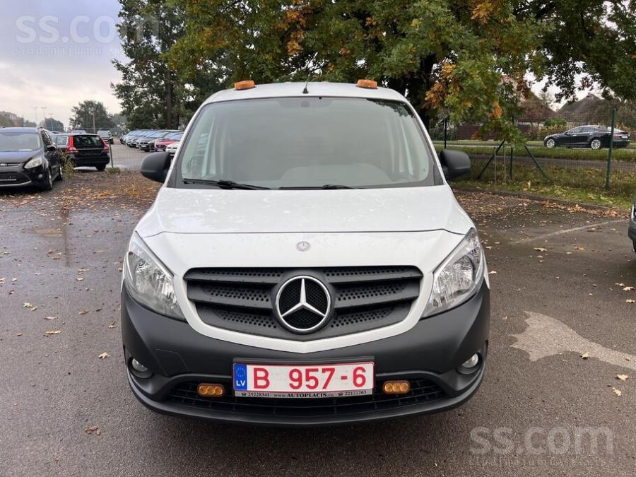 White Mercedes-Benz Citan 2017 in Limbazi, with an engine capacity of 1.50 L and mileage of 242 thousand km for 5950 €, photo 3 on AUTOMOTO.COM.LV