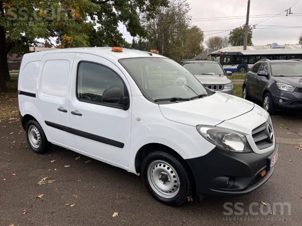 White Mercedes-Benz Citan 2017 in Limbazi, with an engine capacity of 1.50 L and mileage of 242 thousand km for 5950 €, photo 3 on AUTOMOTO.COM.LV