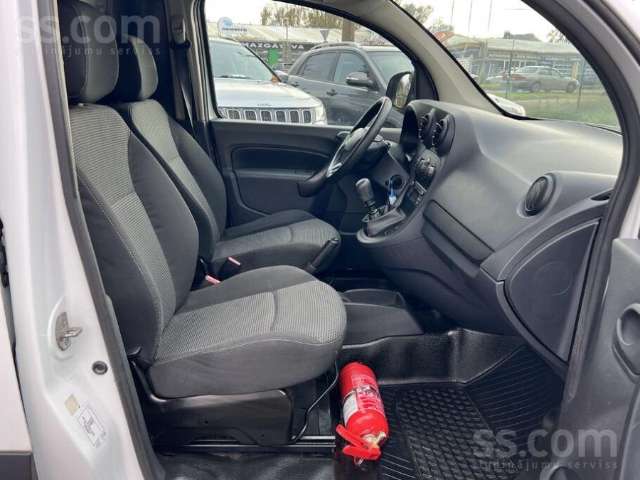 White Mercedes-Benz Citan 2017 in Limbazi, with an engine capacity of 1.50 L and mileage of 242 thousand km for 5950 €, photo 12 on AUTOMOTO.COM.LV