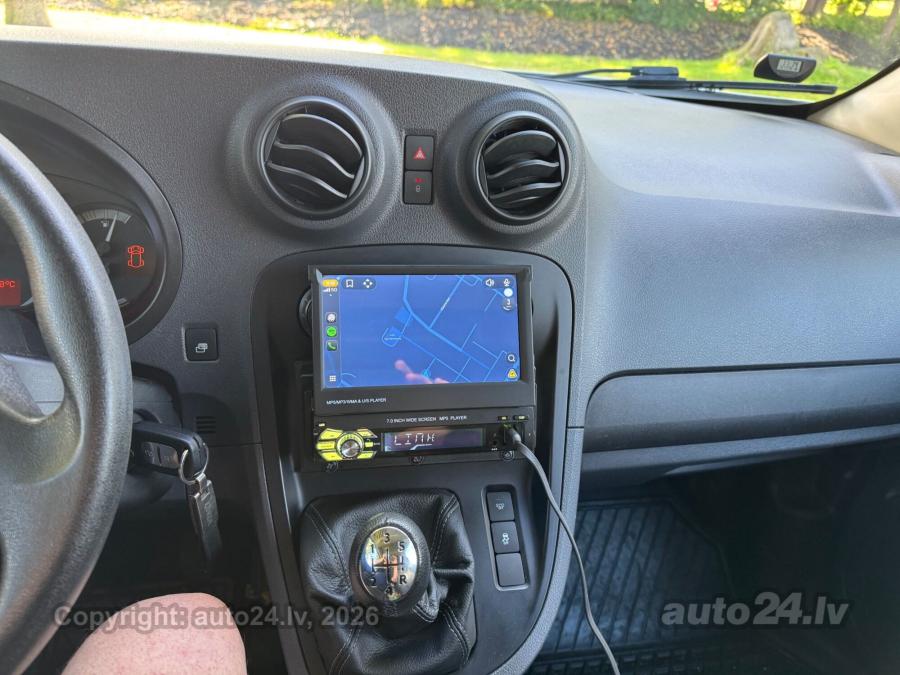 White Mercedes-Benz Citan 2019 in Tallinn, with an engine capacity of 1.50 L and mileage of 138 thousand km for 9500 €, photo 12 on AUTOMOTO.COM.LV
