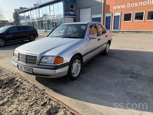 Mercedes-Benz CL 180 1994 in Riga, with an engine capacity of 1.80 L and mileage of 201 thousand km for 1000 €, photo 2 on AUTOMOTO.COM.LV