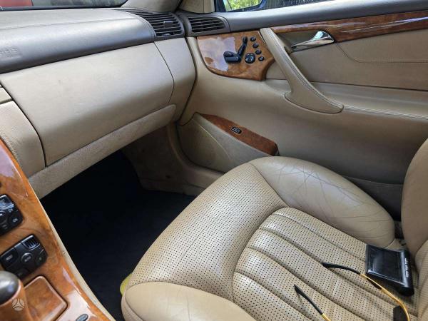 Black Mercedes-Benz cl-500 2000 in Siauliai, with an engine capacity of 5.00 L and mileage of 241 thousand km for 4600 €, photo 7 on AUTOMOTO.COM.LV