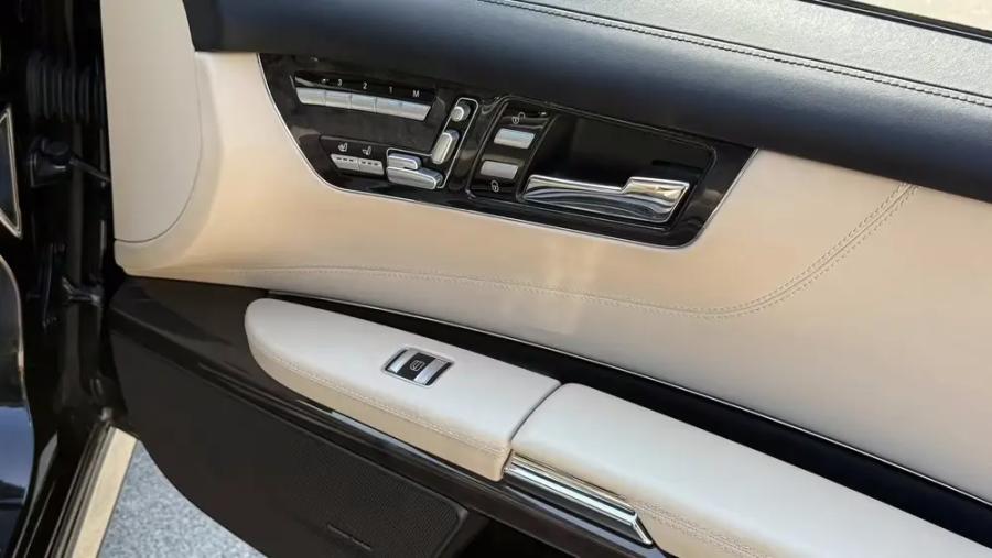 Melns Mercedes-Benz cl-500 2007 Jūrmala, ar dzinēja tilpumu 5.50 L un nobraukumu 120 tūkst. km par 7000 €, foto 20 vietnē AUTOMOTO.COM.LV