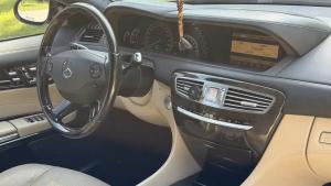 Melns Mercedes-Benz cl-500 2007 Jūrmala, ar dzinēja tilpumu 5.50 L un nobraukumu 120 tūkst. km par 7000 €, foto 22 vietnē AUTOMOTO.COM.LV