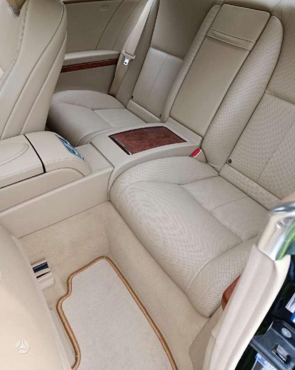 Mercedes-Benz cl-500 2008 in Klaipeda on AUTOMOTO.COM.LV Black Mercedes-Benz cl-500 2008 in Klaipeda, with an engine capacity of 5.50 L and mileage of 168 thousand km for 10640 €, photo 6 on AUTOMOTO.COM.LV