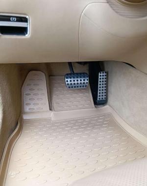 Black Mercedes-Benz cl-500 2008 in Klaipeda, with an engine capacity of 5.50 L and mileage of 168 thousand km for 10640 €, photo 7 on AUTOMOTO.COM.LV