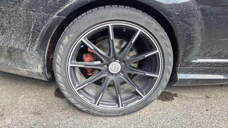 Black Mercedes-Benz cl-500 2008 in Klaipeda, with an engine capacity of 5.50 L and mileage of 168 thousand km for 10640 €, photo 32 on AUTOMOTO.COM.LV