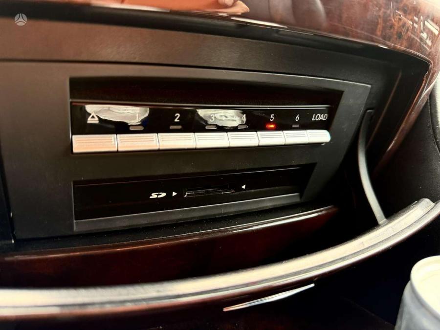 Melns Mercedes-Benz cl-500 2013 Kauņa, ar dzinēja tilpumu 4.66 L un nobraukumu 142 tūkst. km par 23000 €, foto 29 vietnē AUTOMOTO.COM.LV