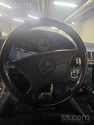 Pelēks Mercedes-Benz cl-500 1994 Rīga, ar dzinēja tilpumu 5.00 L un nobraukumu 292 tūkst. km par 11750 €, foto 18 vietnē AUTOMOTO.COM.LV