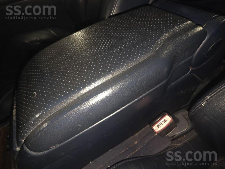 Pelēks Mercedes-Benz cl-500 1994 Rīga, ar dzinēja tilpumu 5.00 L un nobraukumu 292 tūkst. km par 11750 €, foto 20 vietnē AUTOMOTO.COM.LV