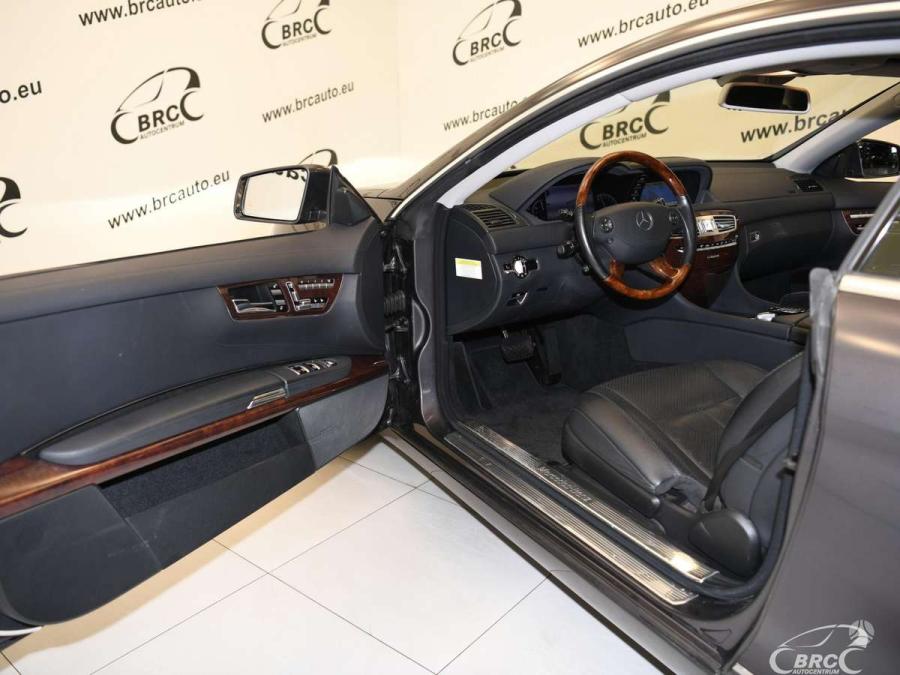 Pelēks Mercedes-Benz CL 550 2010 Viļņa, ar dzinēja tilpumu 5.46 L un nobraukumu 103 tūkst. km par 12900 €, foto 19 vietnē AUTOMOTO.COM.LV