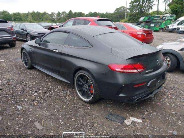 Black Mercedes-Benz cl-63-amg 2019 in Klaipeda, with an engine capacity of 0.00 L and mileage of 130 thousand km for 23400 €, photo 3 on AUTOMOTO.COM.LV