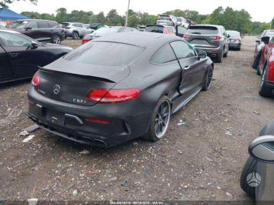 Black Mercedes-Benz cl-63-amg 2019 in Klaipeda, with an engine capacity of 0.00 L and mileage of 130 thousand km for 23400 €, photo 4 on AUTOMOTO.COM.LV