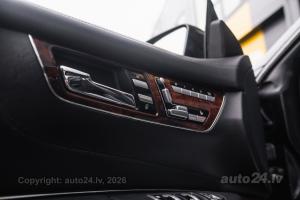 Black Mercedes-Benz CL-Class 2012 in Tallinn, with an engine capacity of 4.70 L and mileage of 248 thousand km for 21999 €, photo 21 on AUTOMOTO.COM.LV