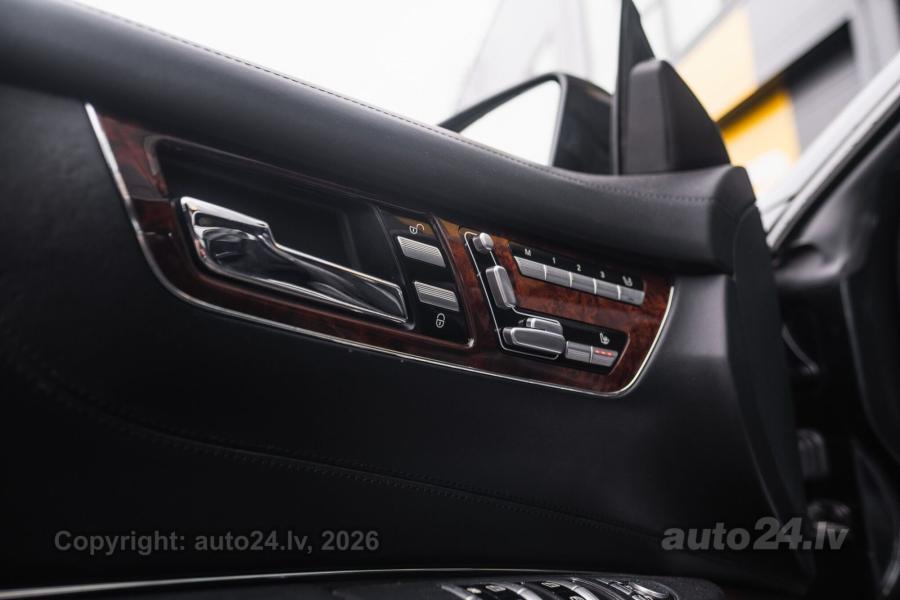 Black Mercedes-Benz CL-Class 2012 in Tallinn, with an engine capacity of 4.70 L and mileage of 248 thousand km for 21999 €, photo 21 on AUTOMOTO.COM.LV