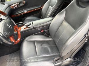 Melns Mercedes-Benz CL-Class 2013 Tallina, ar dzinēja tilpumu 4.70 L un nobraukumu 199 tūkst. km par 17700 €, foto 12 vietnē AUTOMOTO.COM.LV