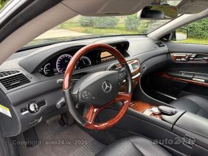 Melns Mercedes-Benz CL-Class 2013 Tallina, ar dzinēja tilpumu 4.70 L un nobraukumu 199 tūkst. km par 17700 €, foto 13 vietnē AUTOMOTO.COM.LV