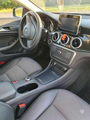 Melns Mercedes-Benz CLA 180 2015 Šilalė, ar dzinēja tilpumu 1.60 L un nobraukumu 3001 tūkst. km par 10500 €, foto 5 vietnē AUTOMOTO.COM.LV