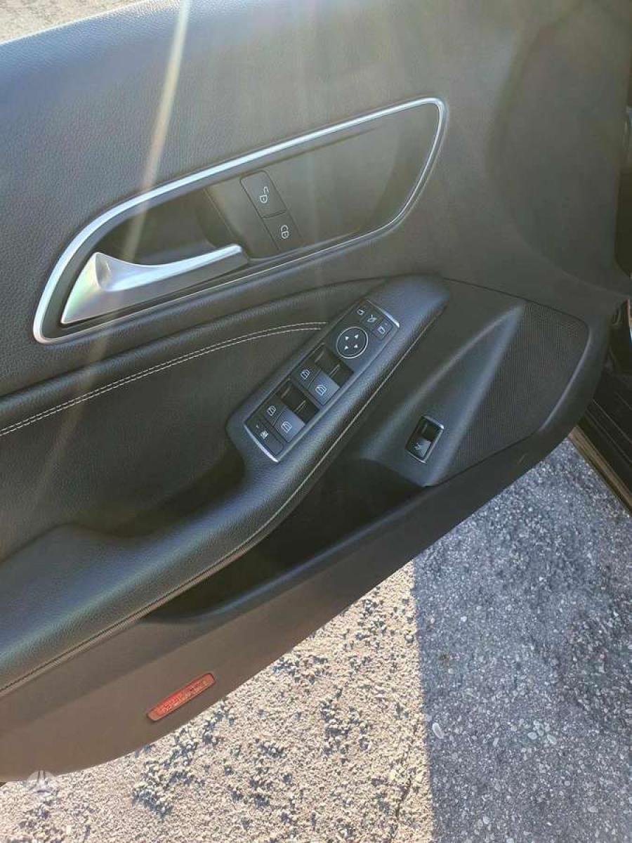 Melns Mercedes-Benz CLA 180 2015 Šilalė, ar dzinēja tilpumu 1.60 L un nobraukumu 3001 tūkst. km par 10500 €, foto 12 vietnē AUTOMOTO.COM.LV