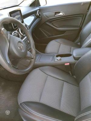 Melns Mercedes-Benz CLA 180 2015 Šilalė, ar dzinēja tilpumu 1.60 L un nobraukumu 3001 tūkst. km par 10500 €, foto 14 vietnē AUTOMOTO.COM.LV