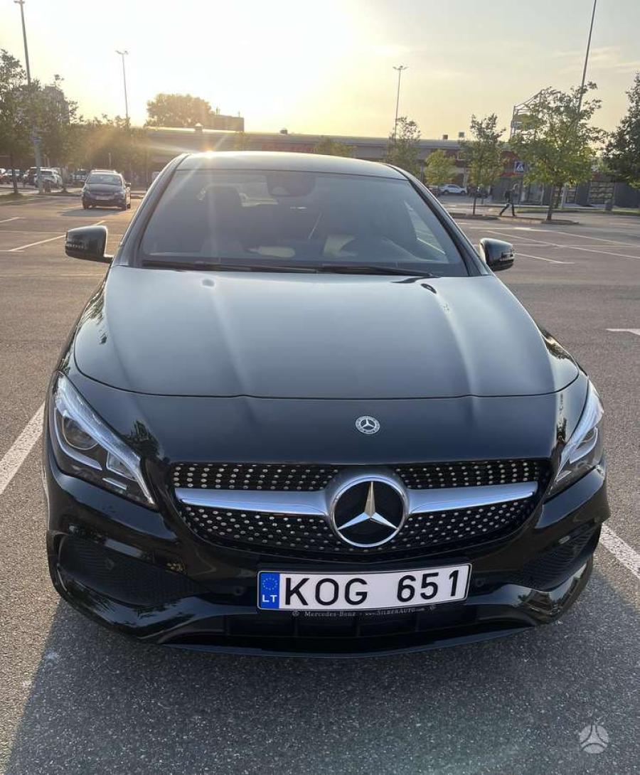 Black Mercedes-Benz CLA 180 2017 in Vilnius, with an engine capacity of 1.60 L and mileage of 38 thousand km for 21450 €, photo 4 on AUTOMOTO.COM.LV