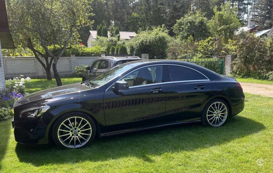Black Mercedes-Benz CLA 180 2017 in Vilnius, with an engine capacity of 1.60 L and mileage of 38 thousand km for 21450 €, photo 7 on AUTOMOTO.COM.LV