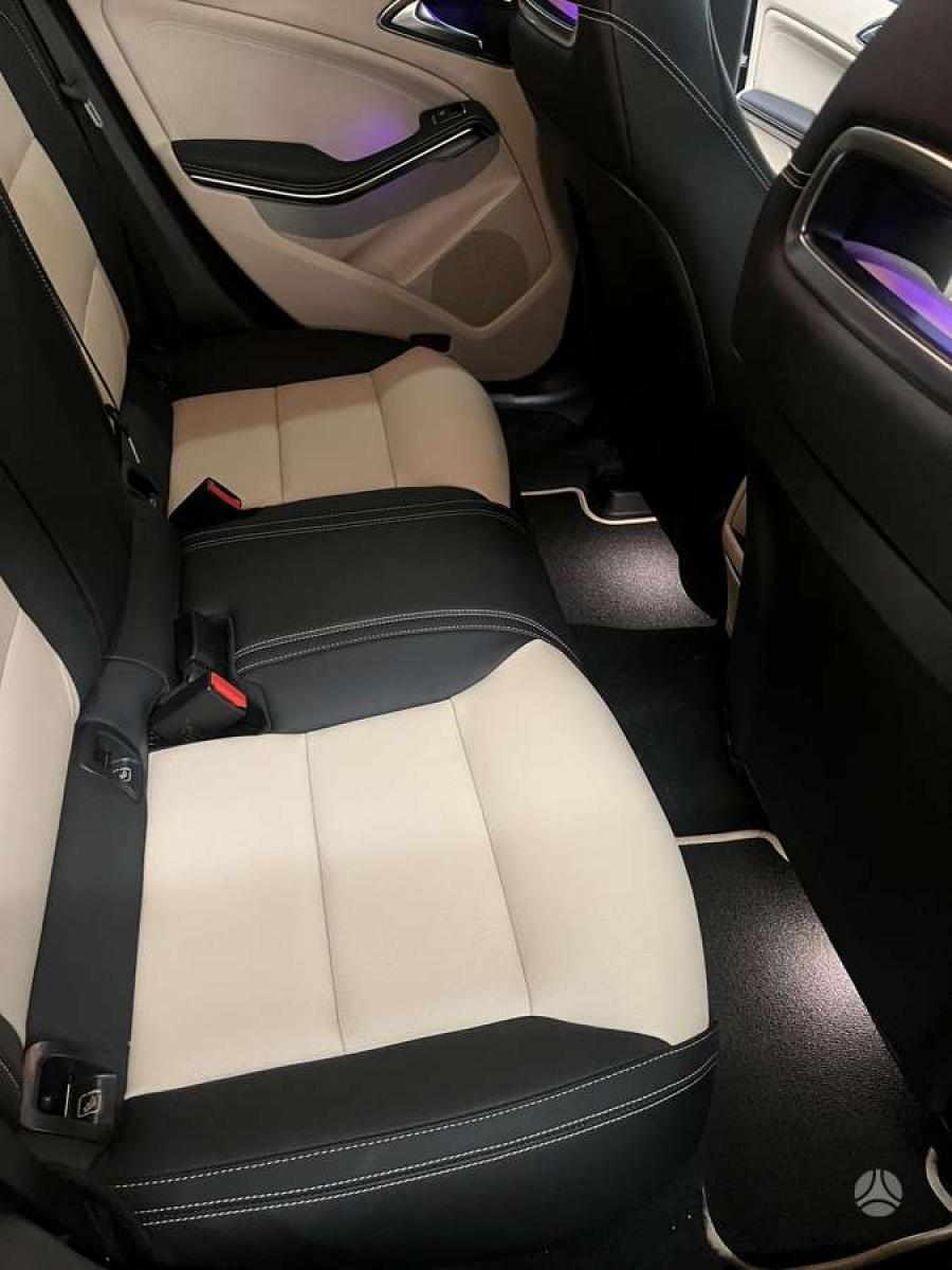 Black Mercedes-Benz CLA 180 2017 in Vilnius, with an engine capacity of 1.60 L and mileage of 38 thousand km for 21450 €, photo 19 on AUTOMOTO.COM.LV