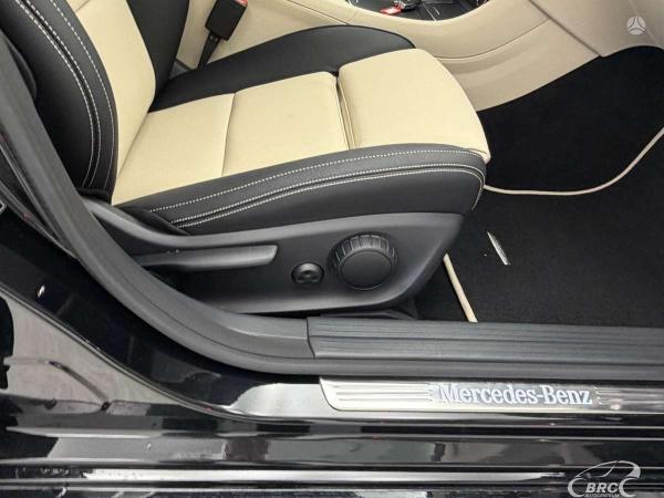Black Mercedes-Benz CLA 180 2017 in Vilnius, with an engine capacity of 1.60 L and mileage of 38 thousand km for 19450 €, photo 8 on AUTOMOTO.COM.LV