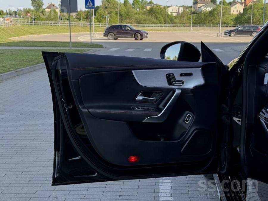 Black Mercedes-Benz CLA 180 2019 in Rezekne, with an engine capacity of 1.30 L and mileage of 168 thousand km for 22490 €, photo 20 on AUTOMOTO.COM.LV