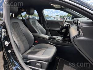 Melns Mercedes-Benz CLA 180 2022 Tukums, ar dzinēja tilpumu 2.00 L un nobraukumu 49 tūkst. km par 25990 €, foto 6 vietnē AUTOMOTO.COM.LV