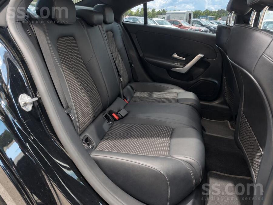 Melns Mercedes-Benz CLA 180 2022 Tukums, ar dzinēja tilpumu 2.00 L un nobraukumu 49 tūkst. km par 25990 €, foto 7 vietnē AUTOMOTO.COM.LV