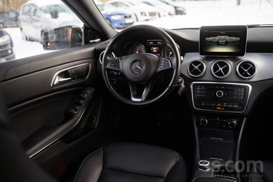 Melns Mercedes-Benz CLA 180 2015 Liepāja, ar dzinēja tilpumu 1.60 L un nobraukumu 211 tūkst. km par 12900 €, foto 32 vietnē AUTOMOTO.COM.LV