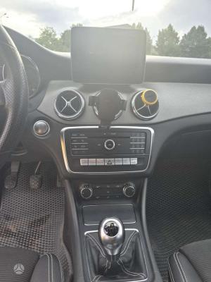 Melns Mercedes-Benz CLA 180 2018 Šauļi, ar dzinēja tilpumu 1.60 L un nobraukumu 58 tūkst. km par 15000 €, foto 12 vietnē AUTOMOTO.COM.LV