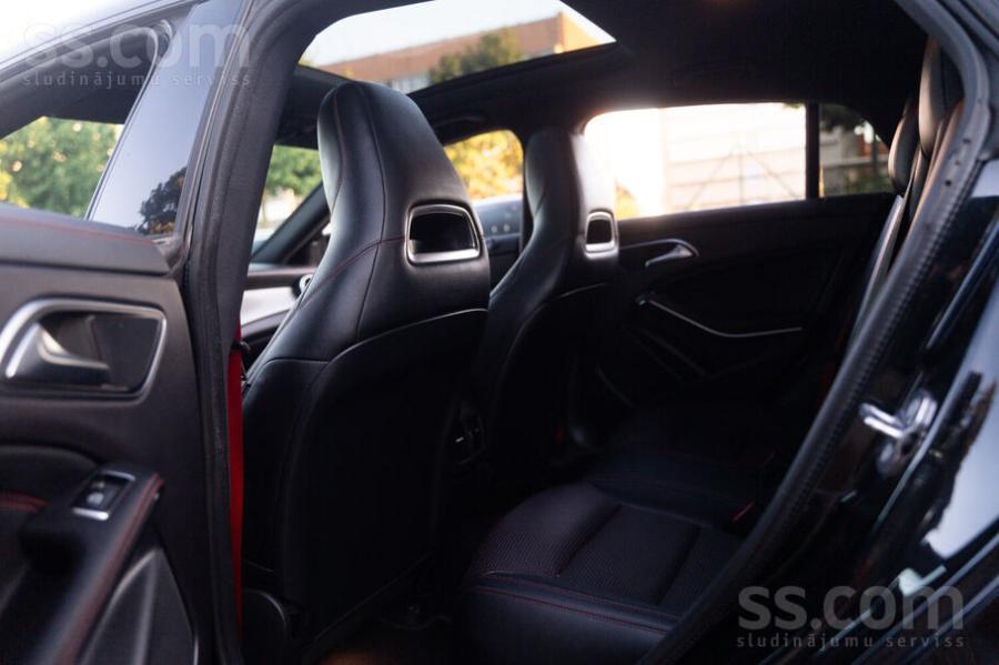 Melns Mercedes-Benz CLA 180 2018 Liepāja, ar dzinēja tilpumu 1.60 L un nobraukumu 168 tūkst. km par 14950 €, foto 24 vietnē AUTOMOTO.COM.LV