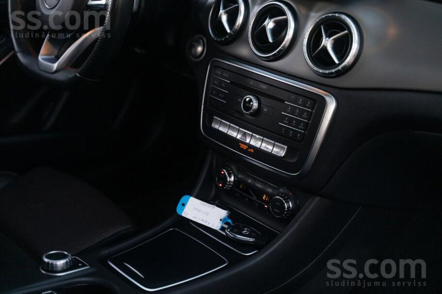 Melns Mercedes-Benz CLA 180 2018 Liepāja, ar dzinēja tilpumu 1.60 L un nobraukumu 168 tūkst. km par 14950 €, foto 34 vietnē AUTOMOTO.COM.LV
