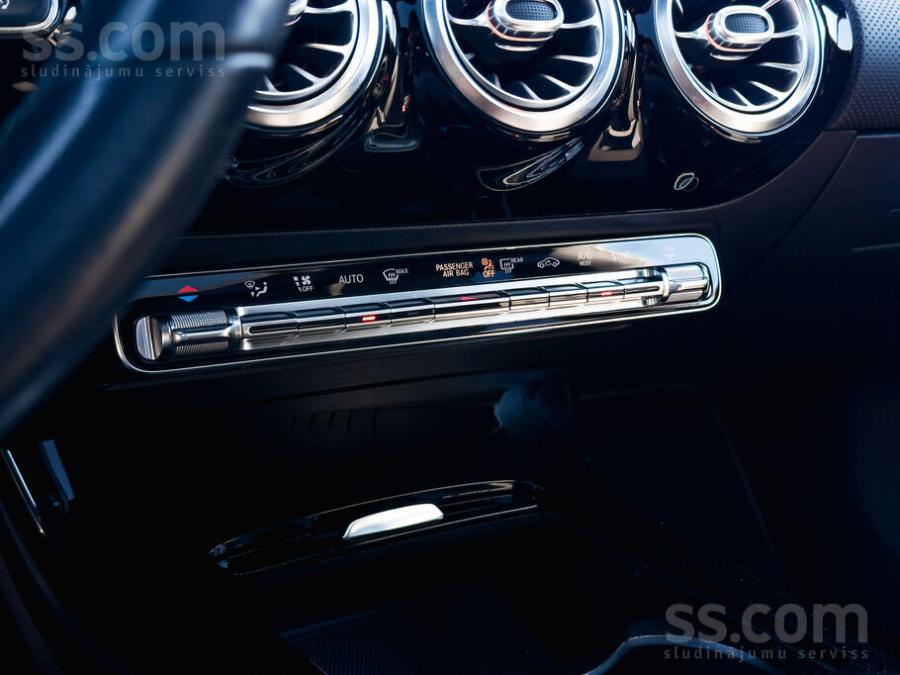Melns Mercedes-Benz CLA 180 2020 Rīga, ar dzinēja tilpumu 1.40 L un nobraukumu 170 tūkst. km par 21900 €, foto 19 vietnē AUTOMOTO.COM.LV