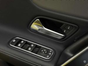 Melns Mercedes-Benz CLA 180 2020 Viļņa, ar dzinēja tilpumu 1.33 L un nobraukumu 57 tūkst. km par 19750 €, foto 21 vietnē AUTOMOTO.COM.LV