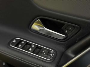 Melns Mercedes-Benz CLA 180 2020 Viļņa, ar dzinēja tilpumu 1.33 L un nobraukumu 57 tūkst. km par 19700 €, foto 21 vietnē AUTOMOTO.COM.LV