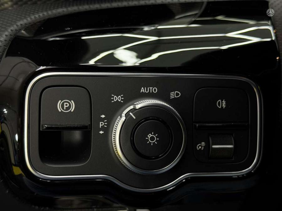 Melns Mercedes-Benz CLA 180 2020 Viļņa, ar dzinēja tilpumu 1.33 L un nobraukumu 57 tūkst. km par 19700 €, foto 22 vietnē AUTOMOTO.COM.LV