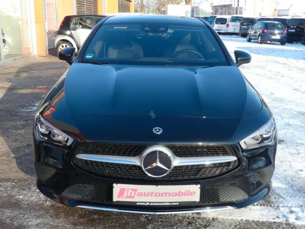 Melns Mercedes-Benz CLA 180 2022 Kauņa, ar dzinēja tilpumu 1.30 L un nobraukumu 47 tūkst. km par 27014 €, foto 8 vietnē AUTOMOTO.COM.LV